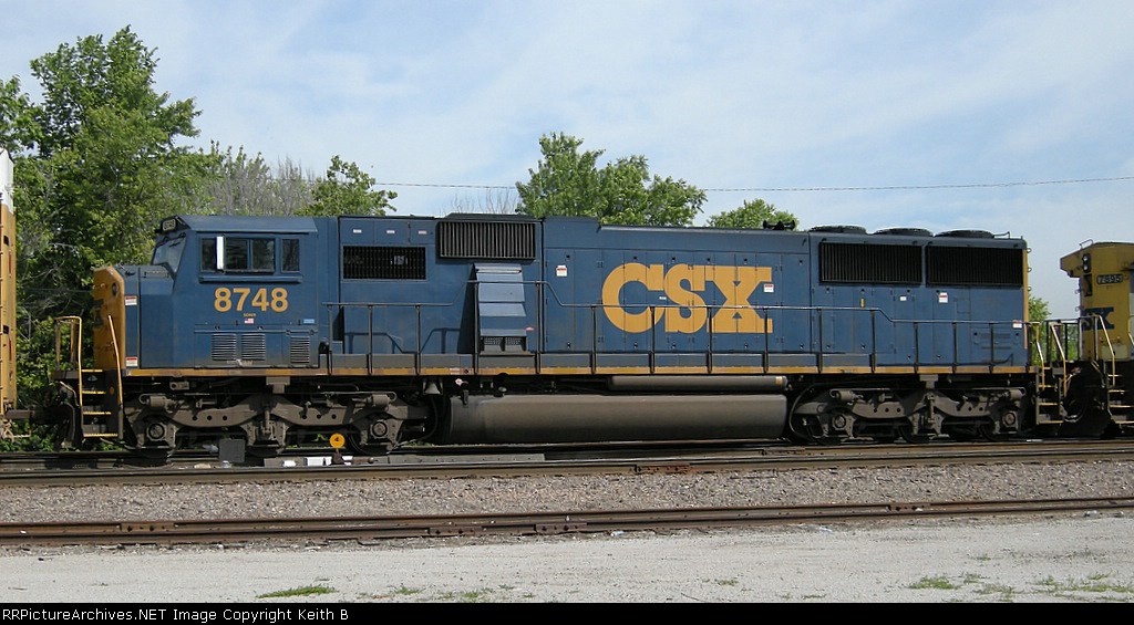 CSX 8748